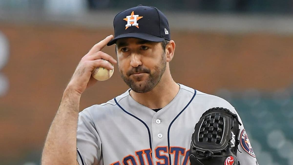 Justin Verlander throws a no-hitter against the Blue Jays