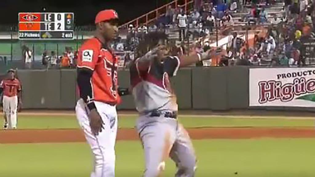 Watch Vlad Jr. smash his first two homers of the Dominican Winter ...
