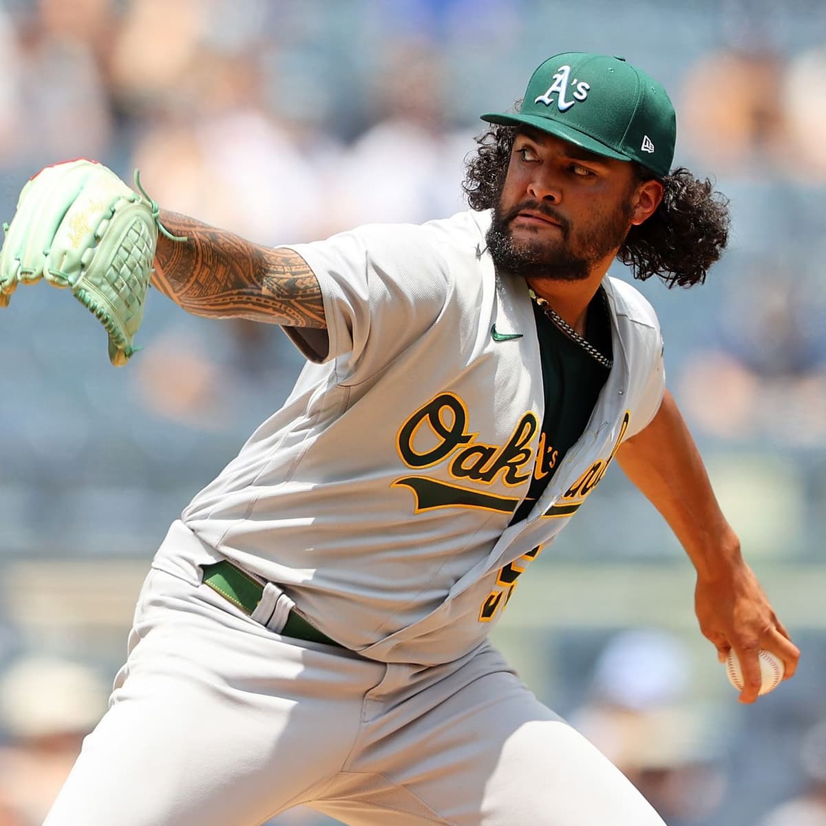 Another starting pitcher is off the market, as the San Francisco Giants ...