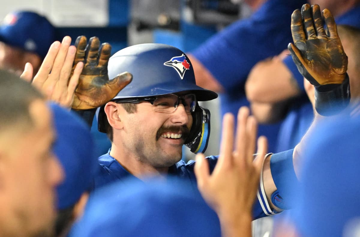 Davis Schneider dong leads Toronto Blue Jays to 8-3 rout of Cleveland Guardians