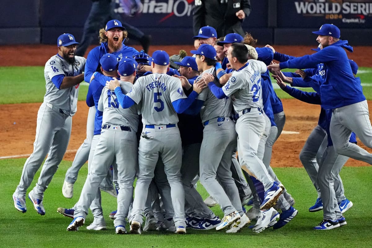 Former Blue Jays Teoscar Hernández and Kevin Kiermaier win the World ...